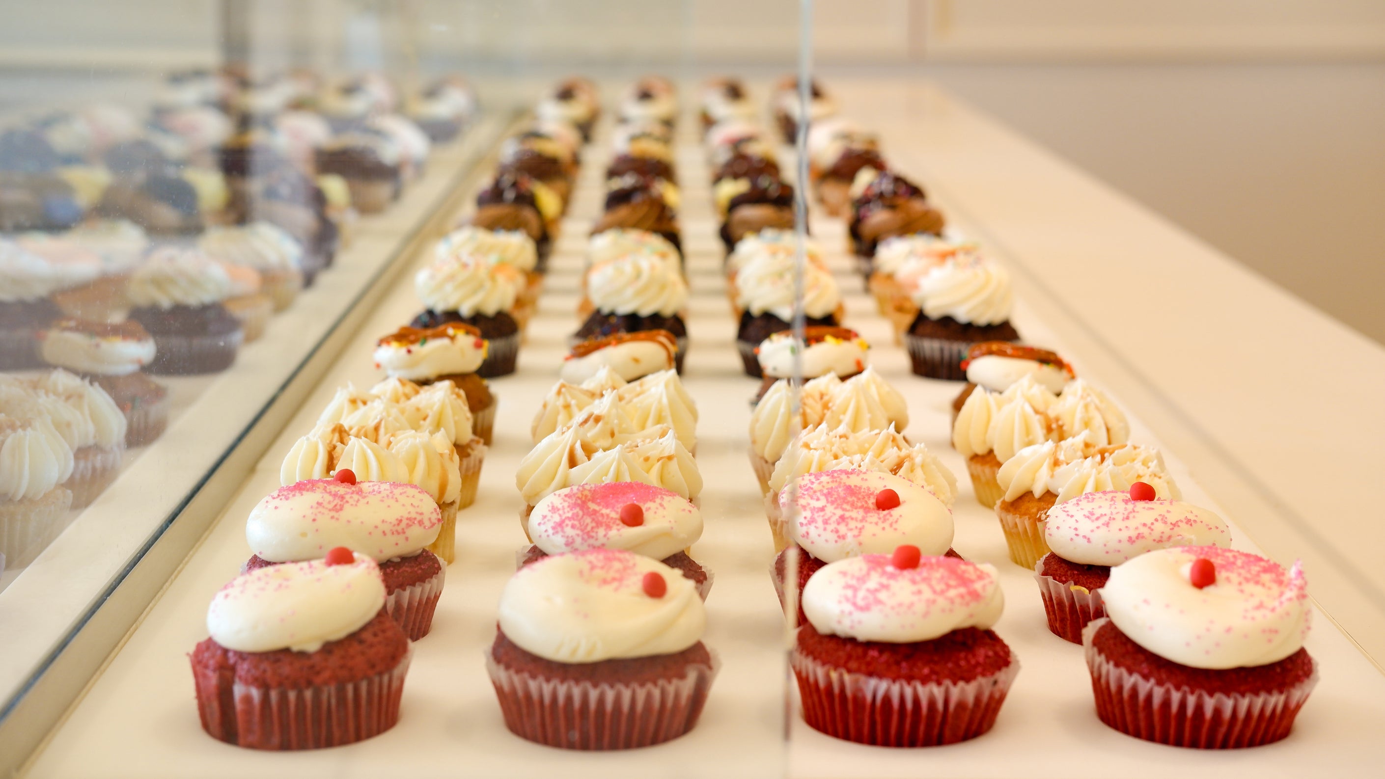 Les Glaceurs: Your cupcake and cake creators!