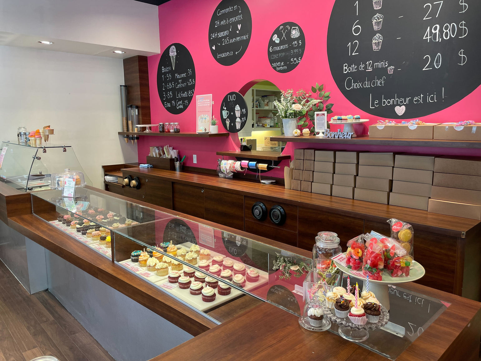 Gâteau Monochrome avec Impression Comestible sur le devant | Les Glaceurs